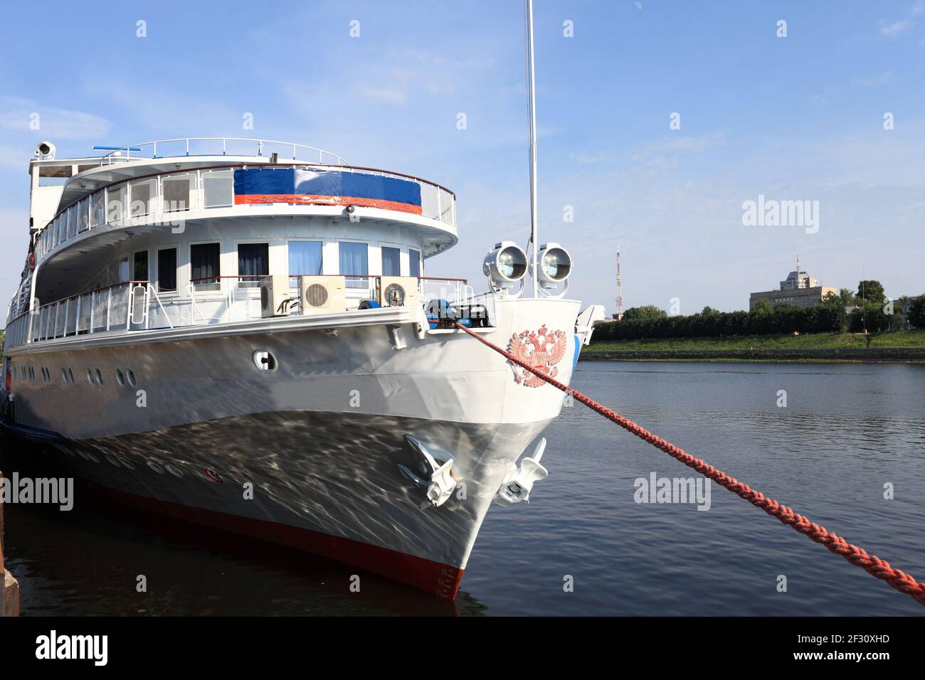 View of the retro cruise ship on Volga river Stock Photo - Alamy