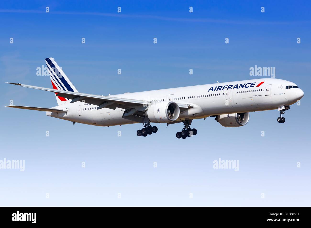 Paris, France - August 16, 2018: Air France Boeing 777 airplane landing ...