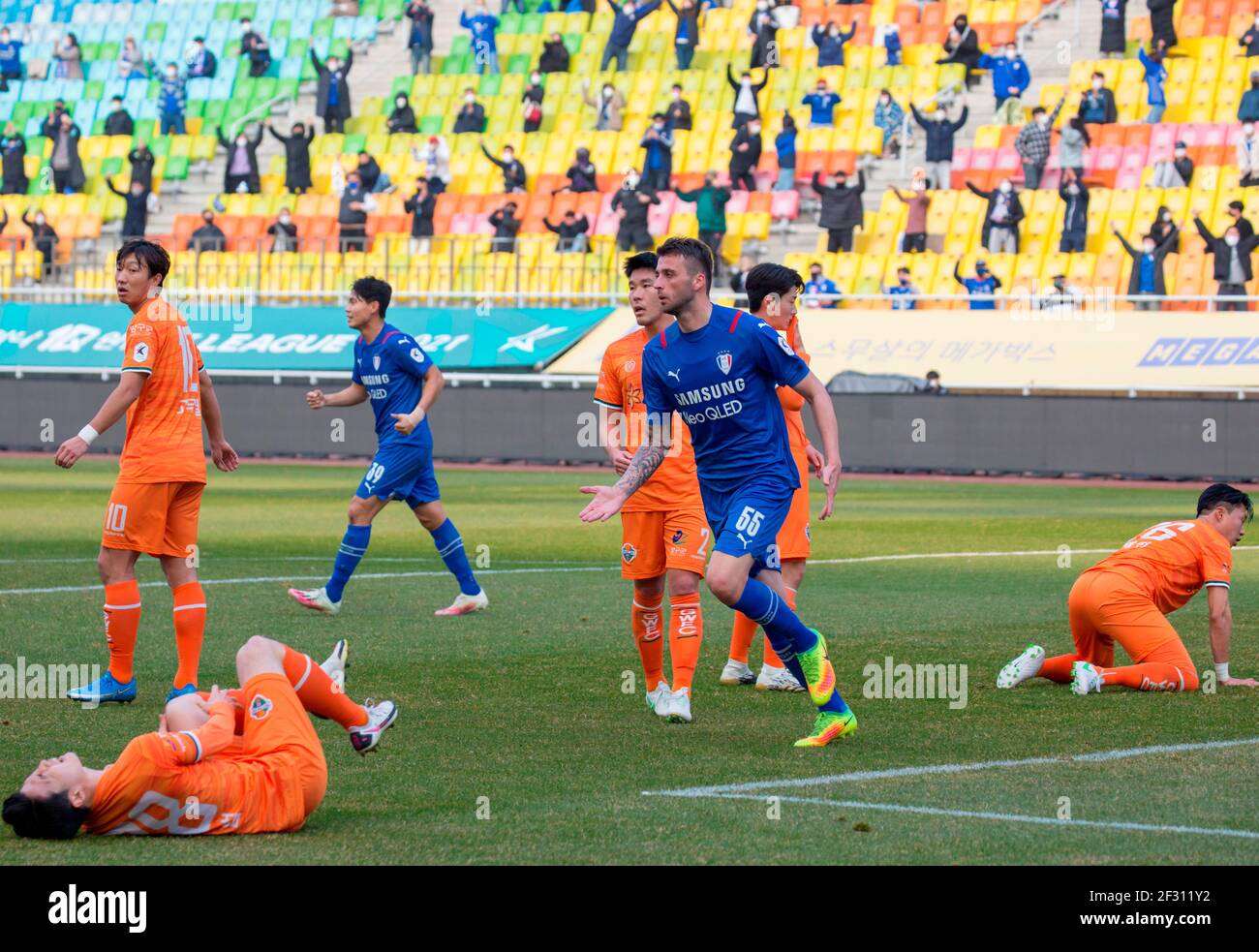 Lim chai min hi-res stock photography and images - Alamy