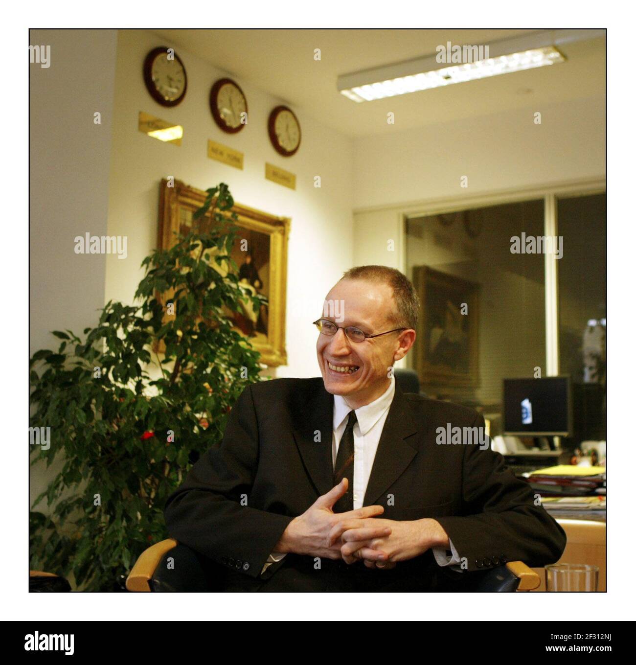 Robert thomson editor hi-res stock photography and images - Alamy