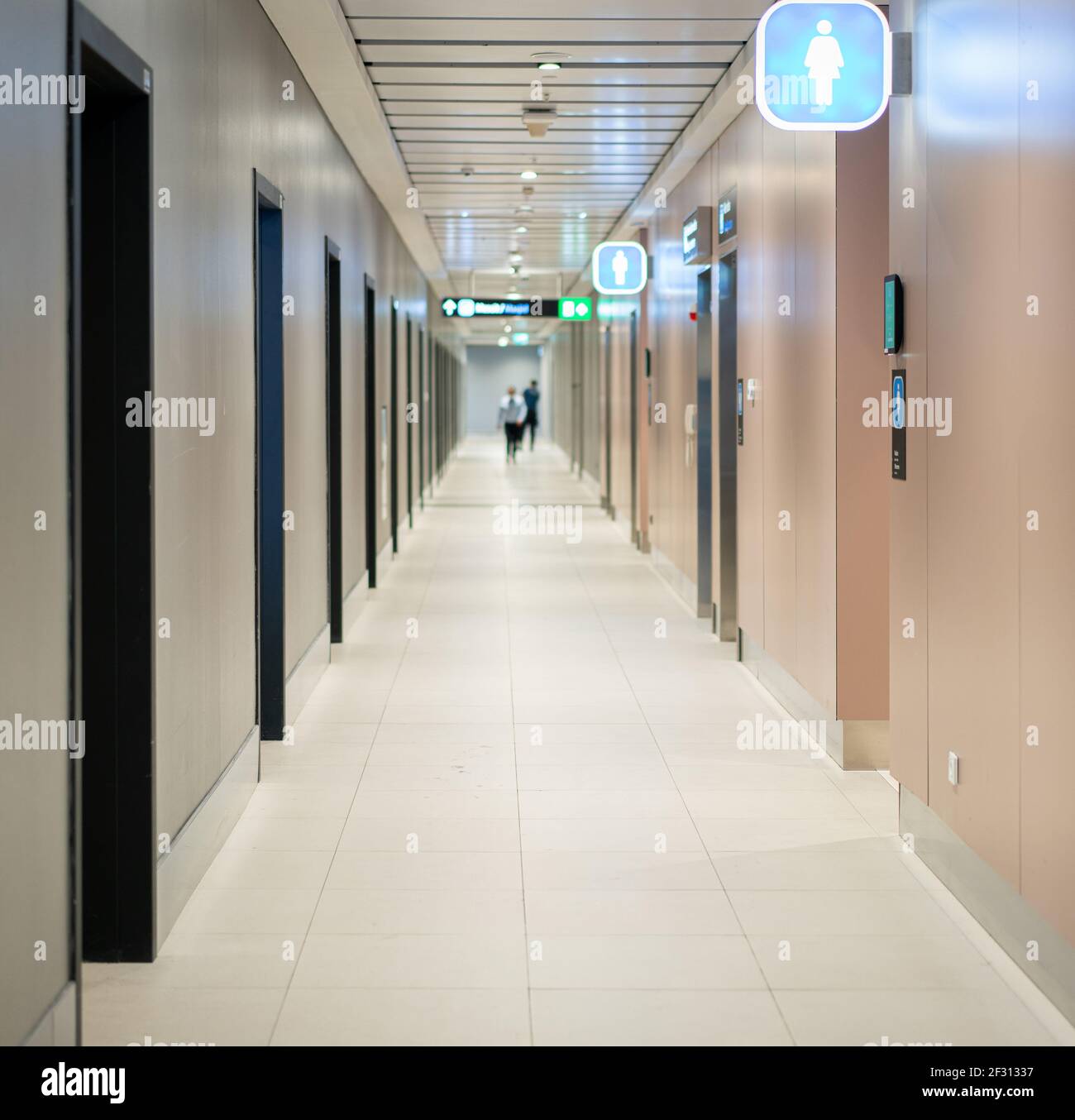 Hall of many doors hi-res stock photography and images - Alamy