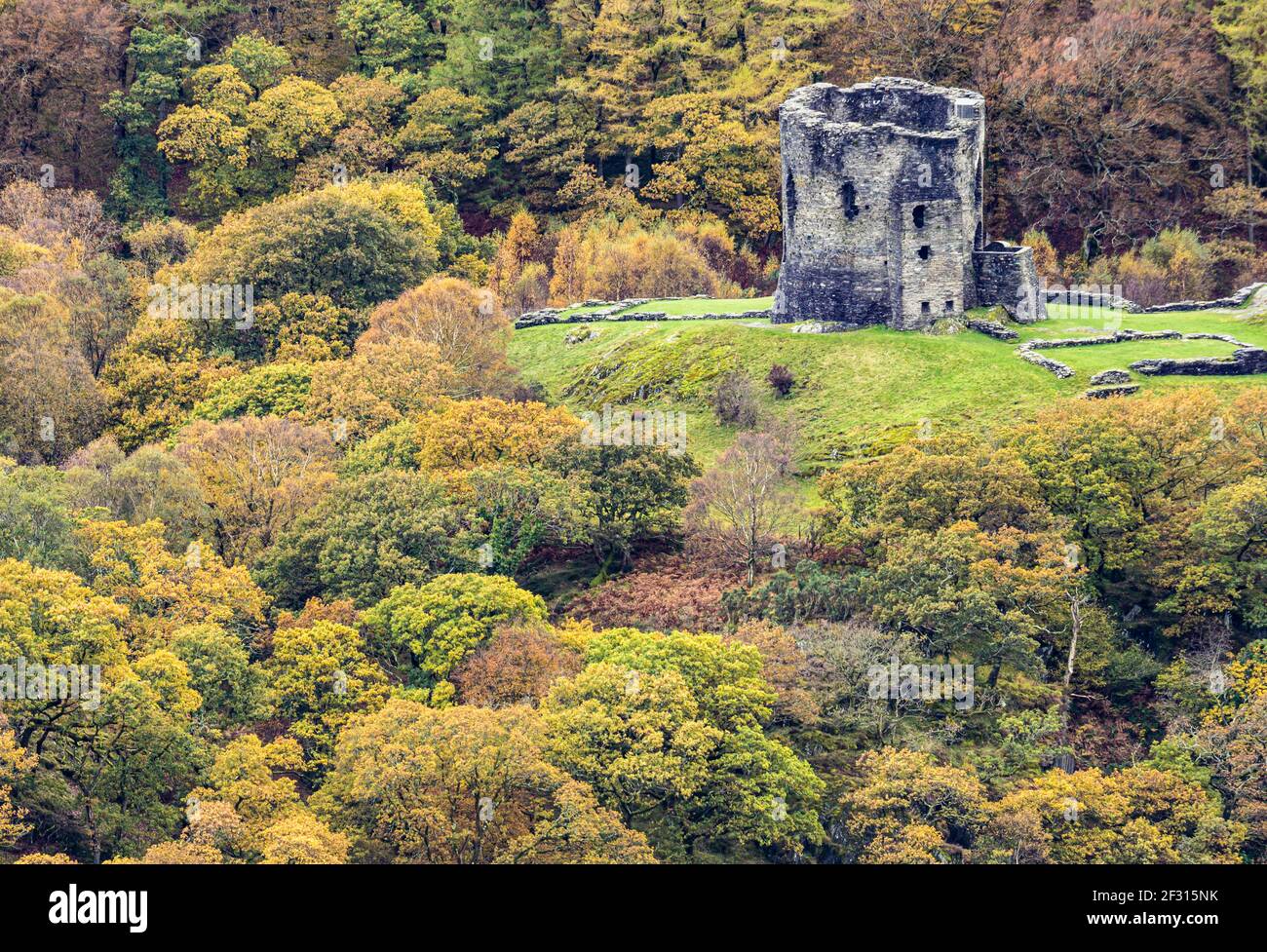 Dolbadarn Castle in Snowdonia 7327 Stock Photo - Alamy