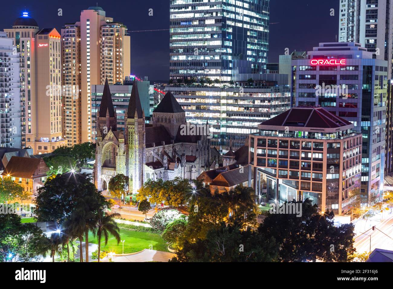 The illuminated skyline of Brisbane at night Stock Photo - Alamy