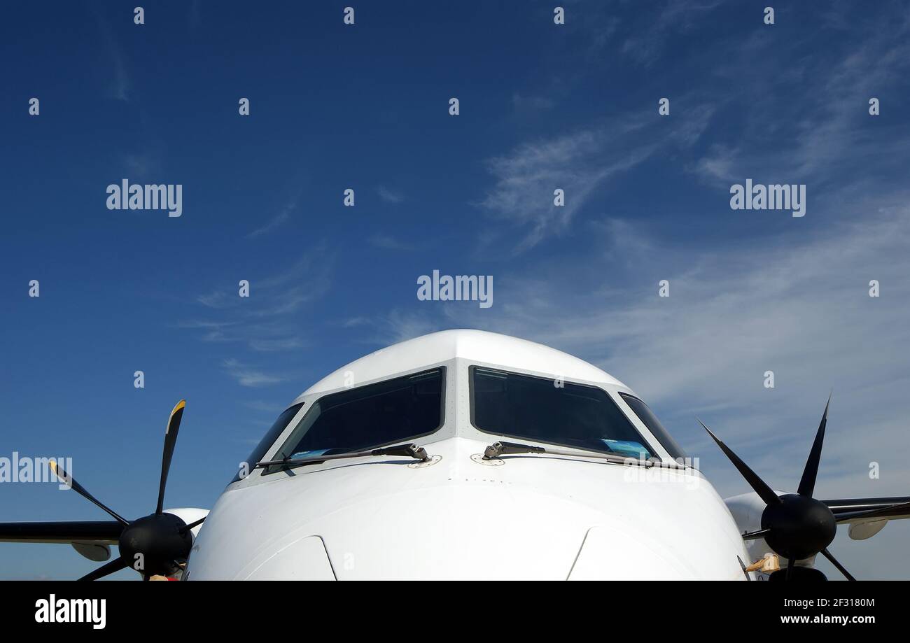 Cockpit, front cabin aircraft Stock Photo - Alamy