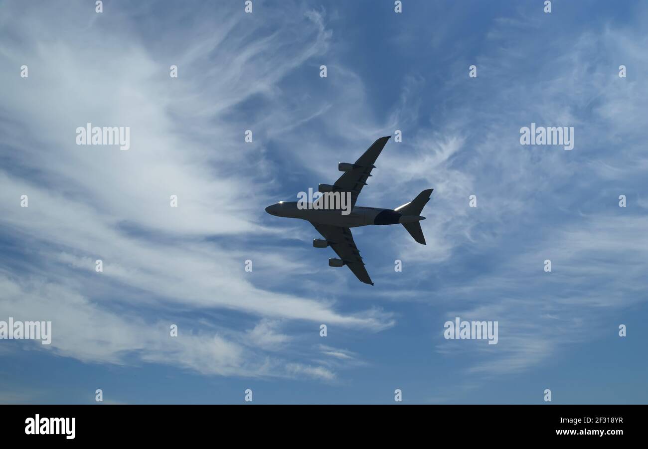 Airbus a380 landing aerial hi-res stock photography and images - Alamy