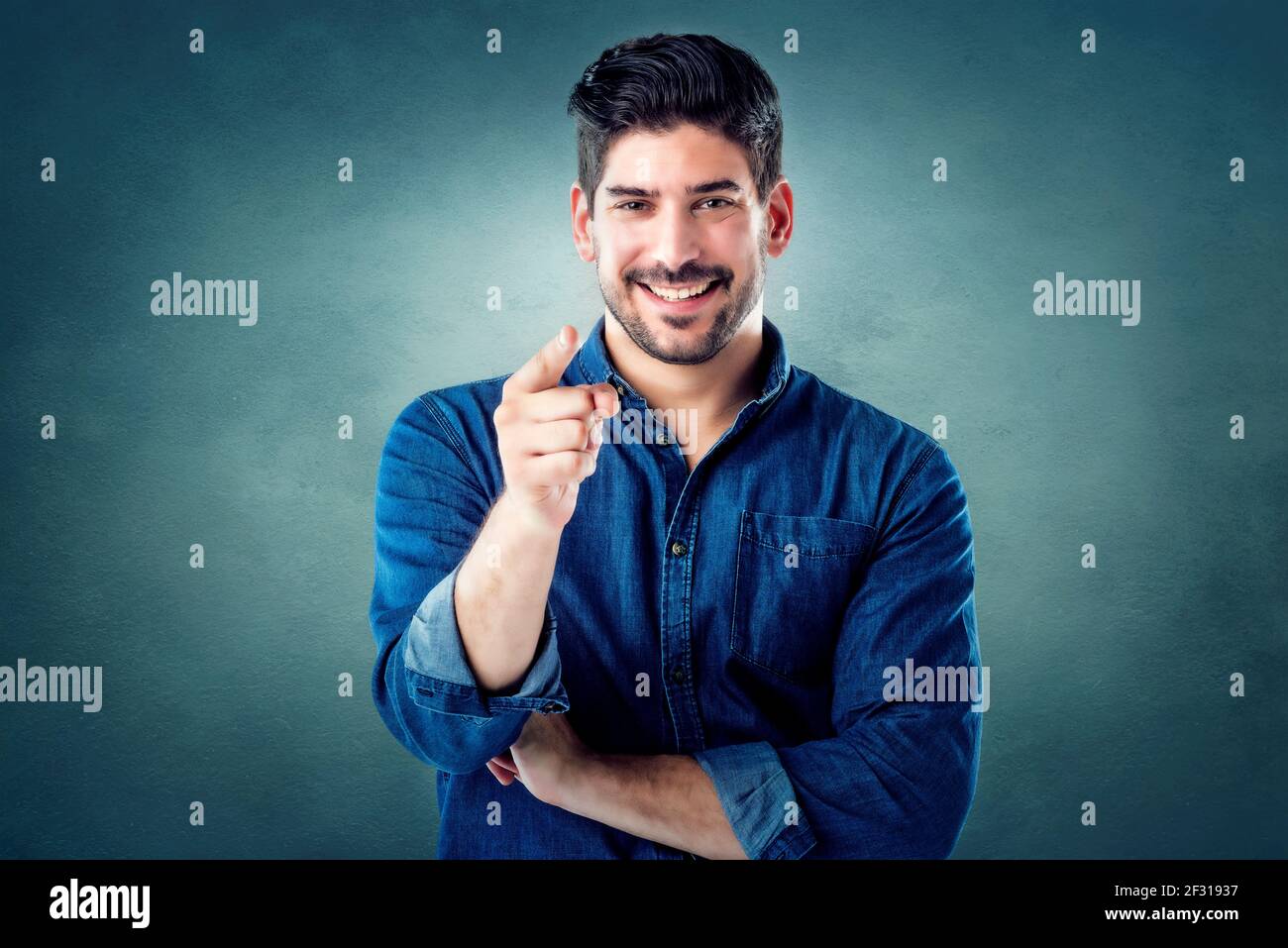 Men pointing laughing hi-res stock photography and images - Alamy