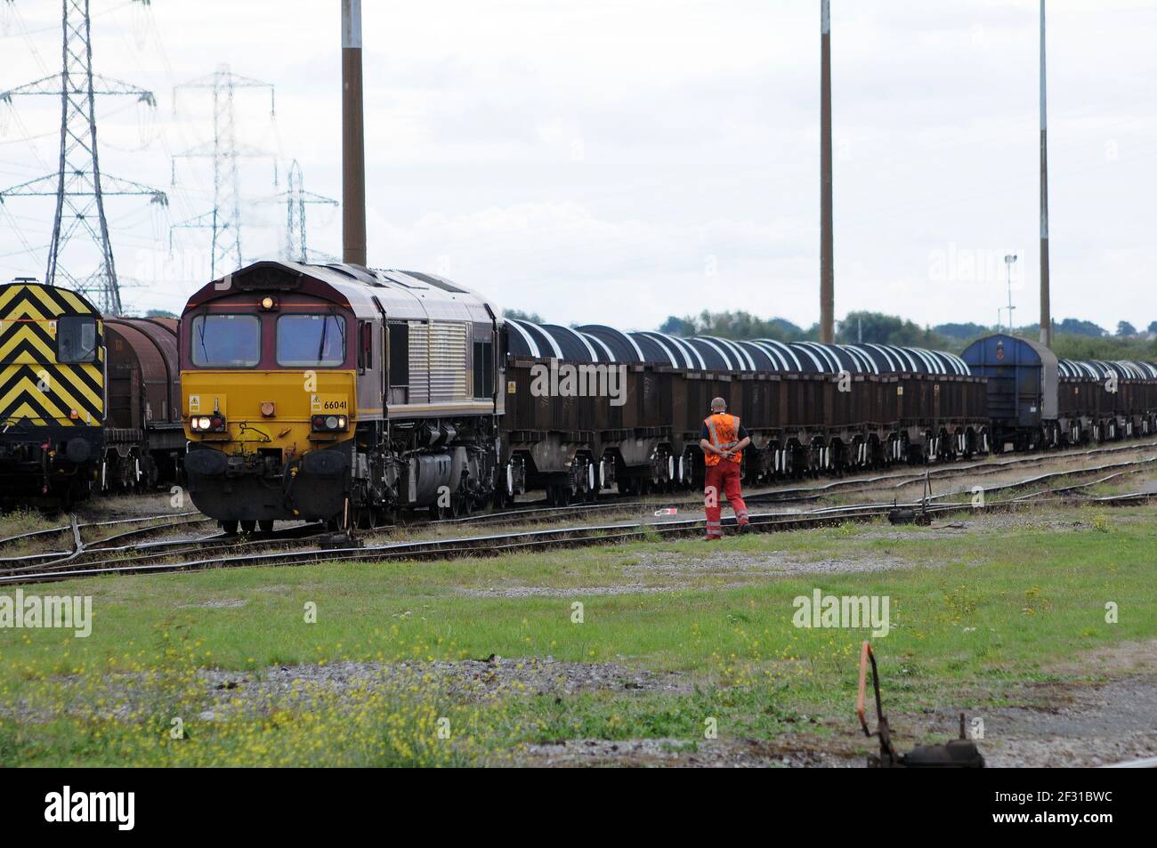 66041 leaving Margam yard with a train for Trostre Works Stock Photo ...