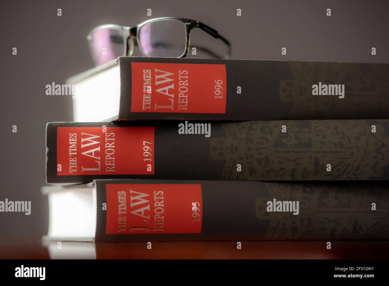 Law books pile hi-res stock photography and images - Alamy