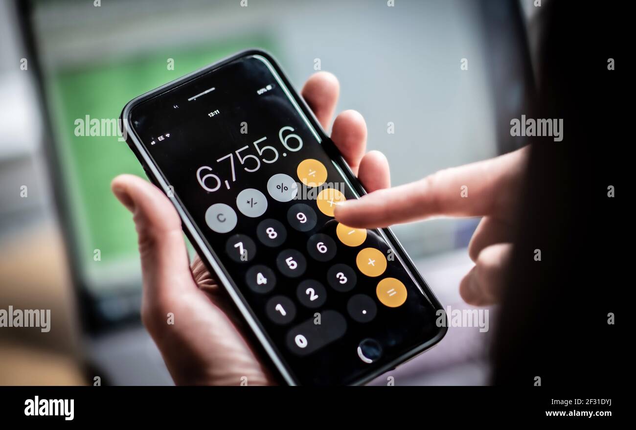 Iphone calculator hi-res stock photography and images - Alamy