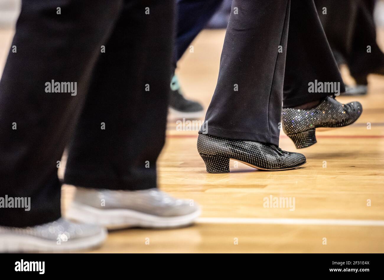 Linedance hi-res stock photography and images - Alamy