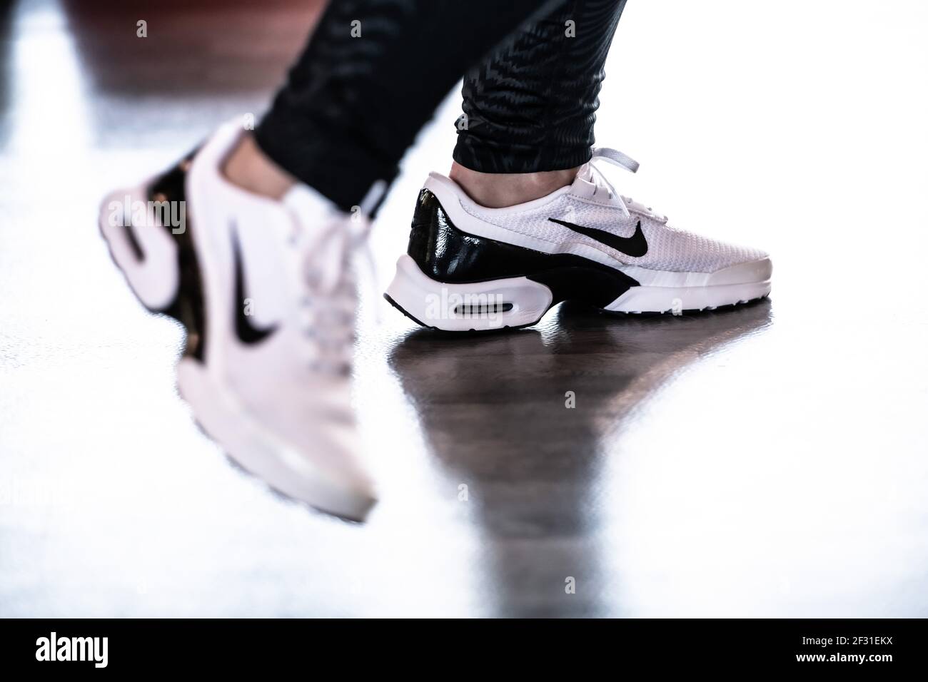 Gym user hi-res stock photography and images - Alamy