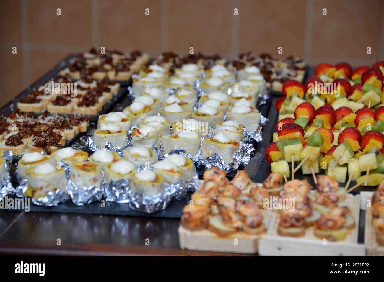 People sharing meal wooden dining hi-res stock photography and images ...