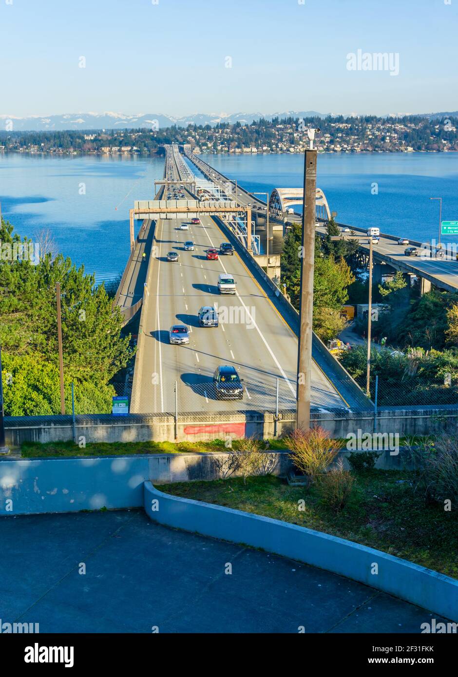 Floating bridges cross Lake Washington in Seattle Stock Photo - Alamy