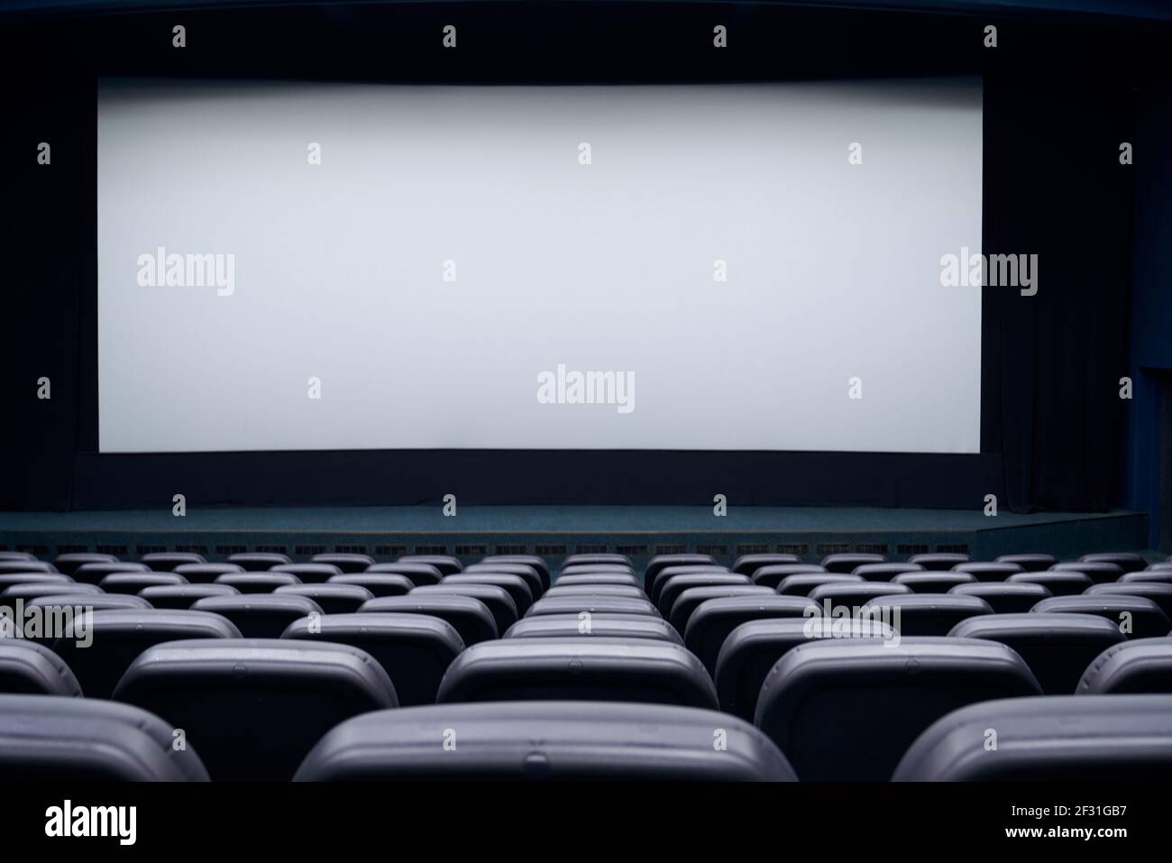 Movie theater screen hi-res stock photography and images - Alamy