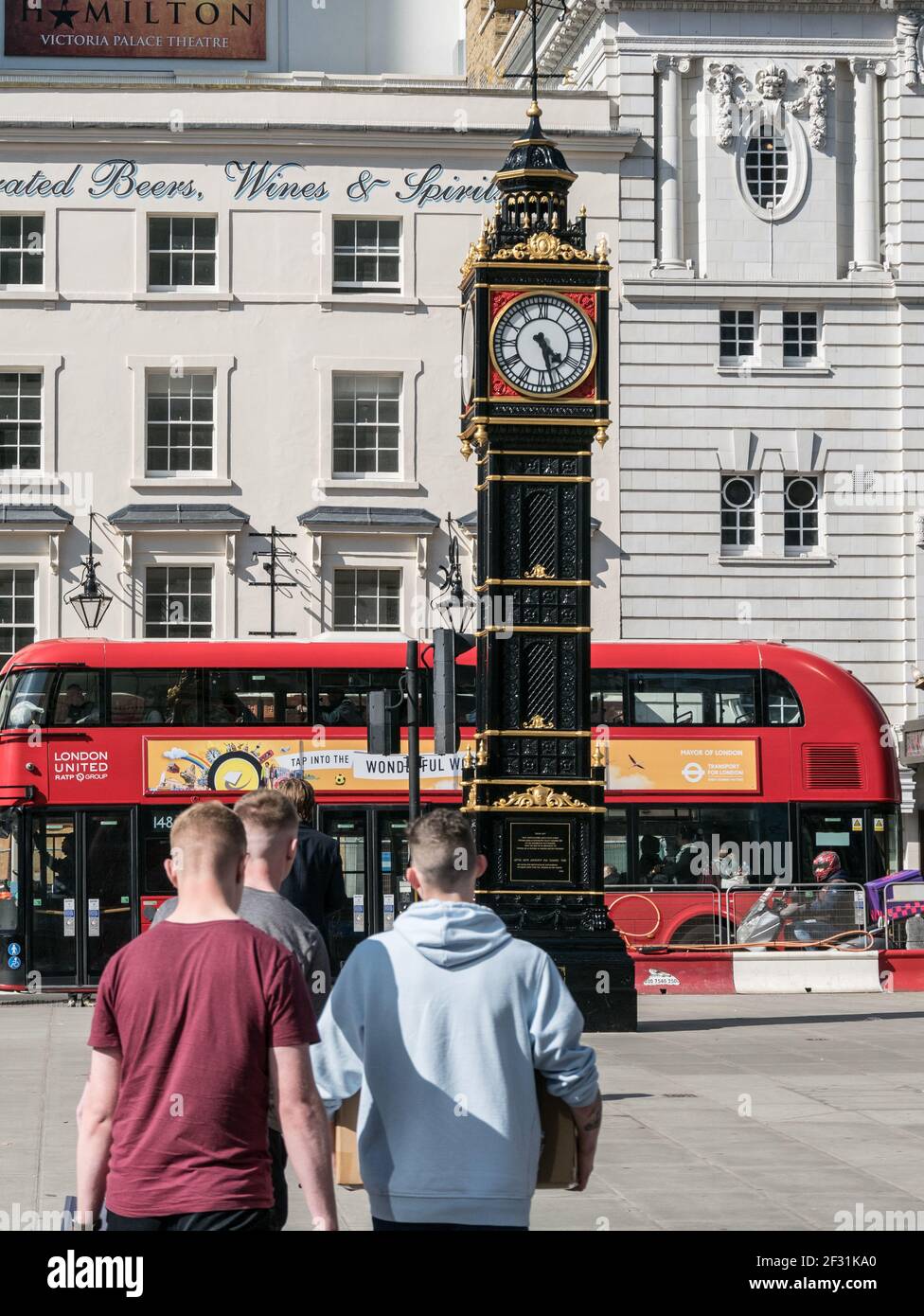 New routemaster double decker bus hi-res stock photography and images ...