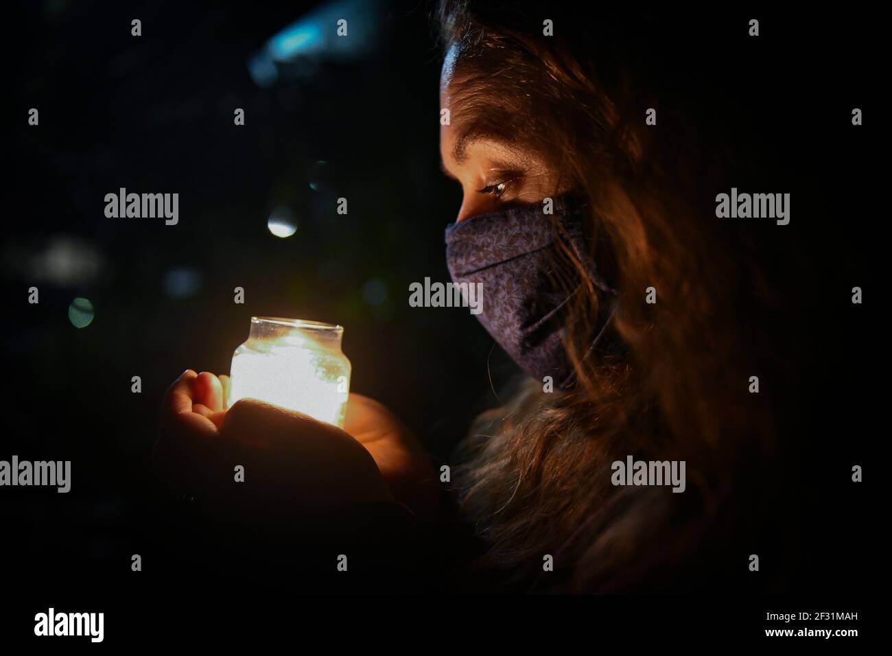 Sarah stands hi-res stock photography and images - Alamy