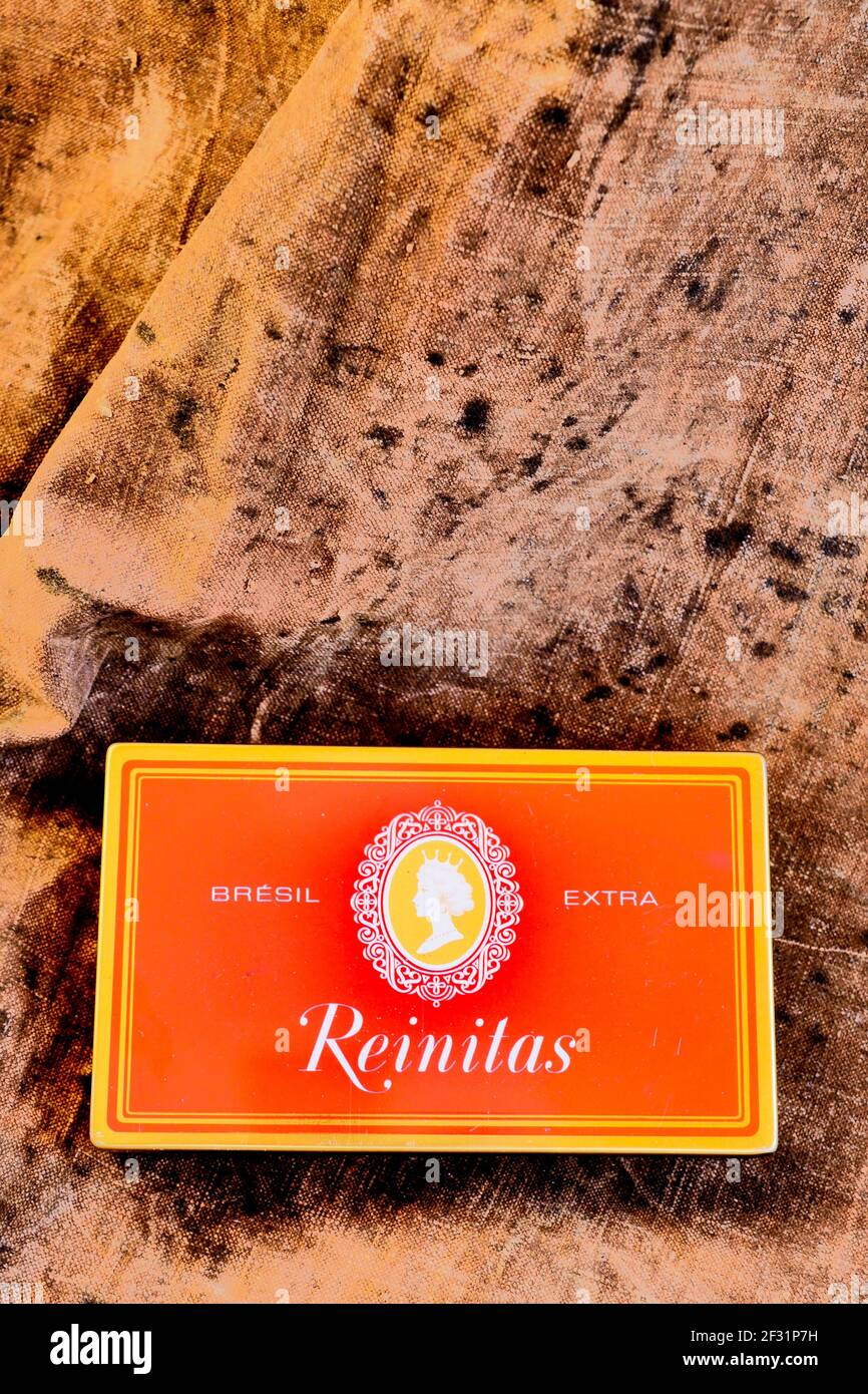 Reinitas cigars metallic box, France Stock Photo - Alamy