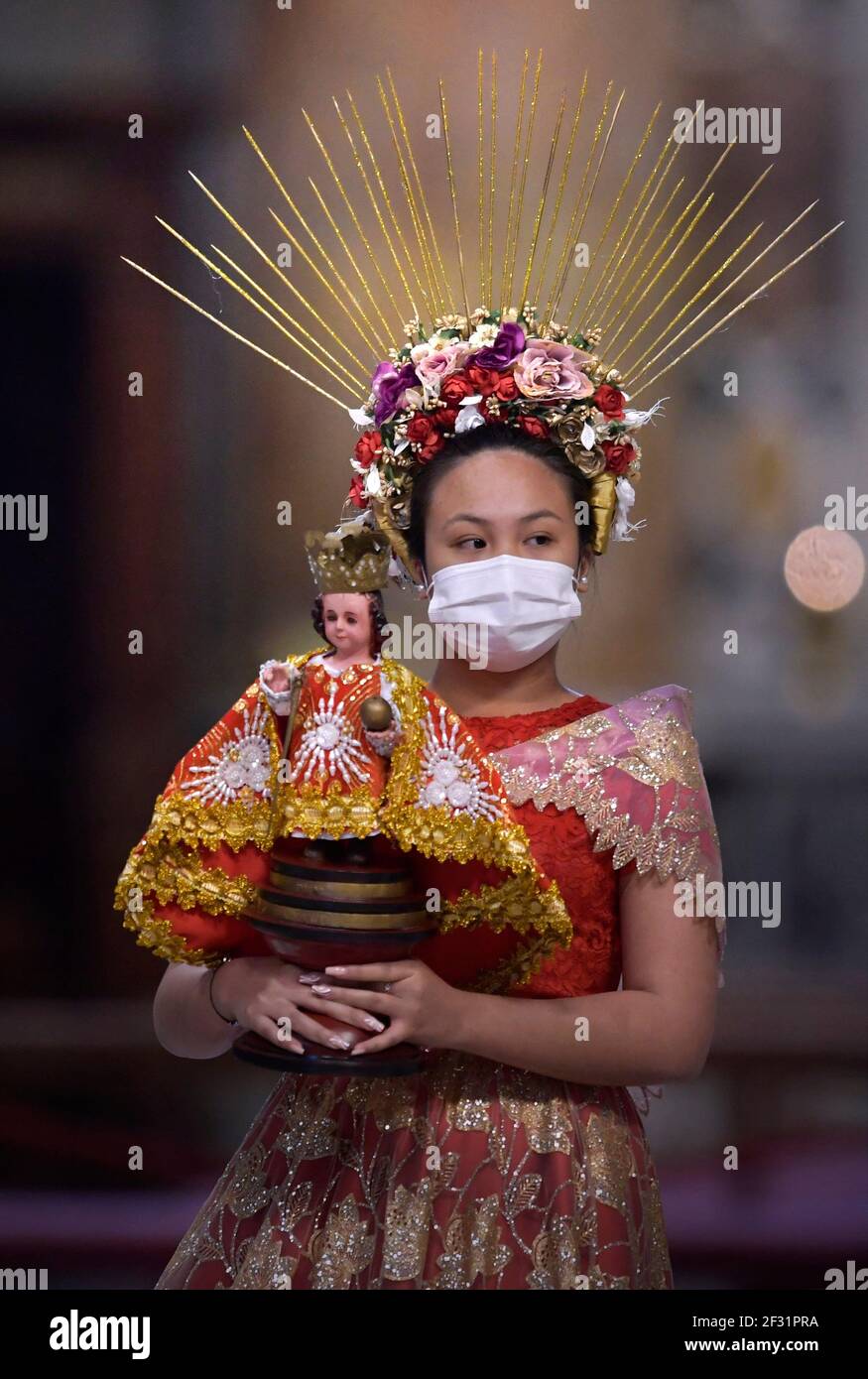 500 years of christianity in the philippines hi-res stock photography ...