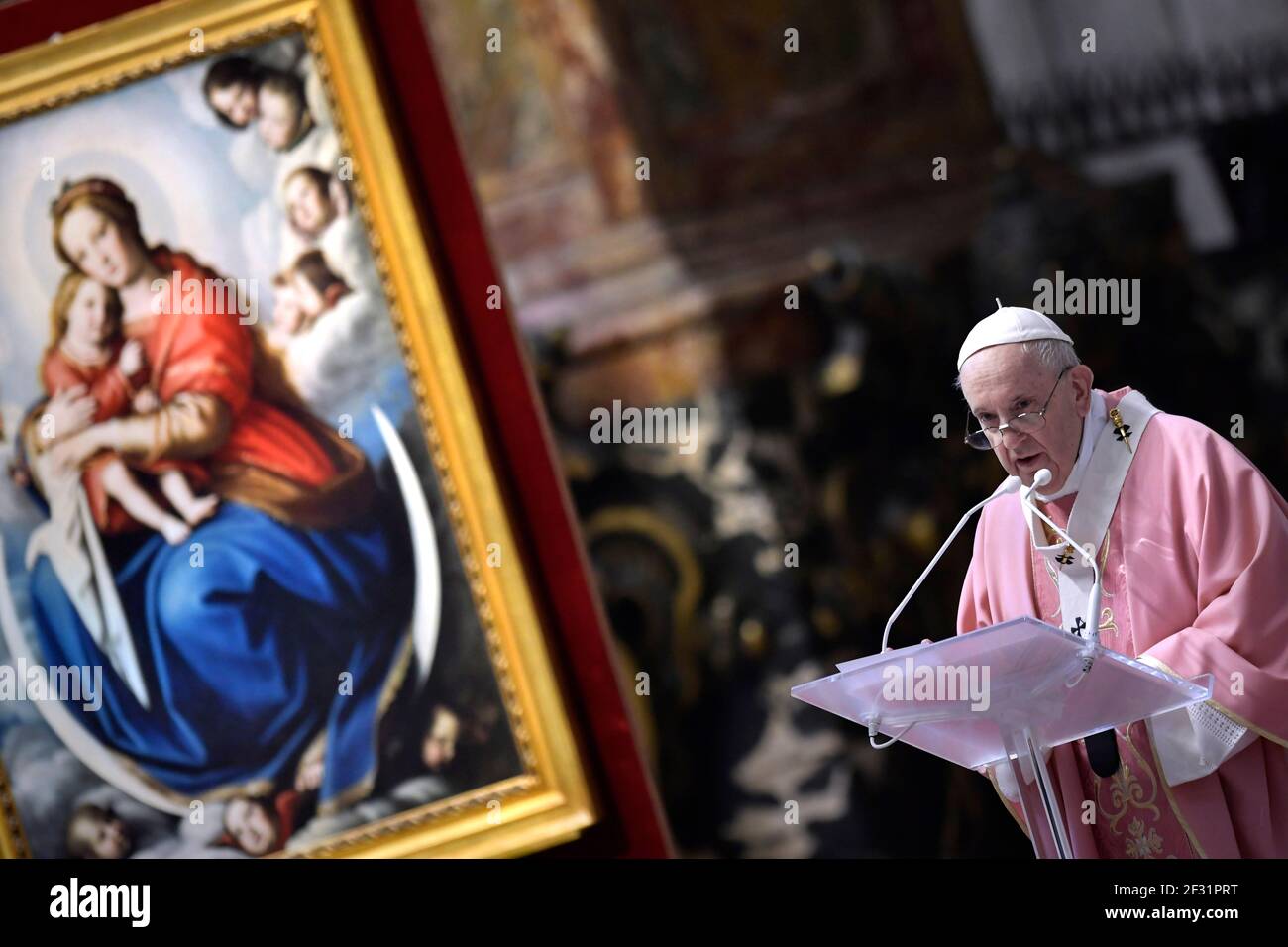 500 years of christianity in the philippines hi-res stock photography ...