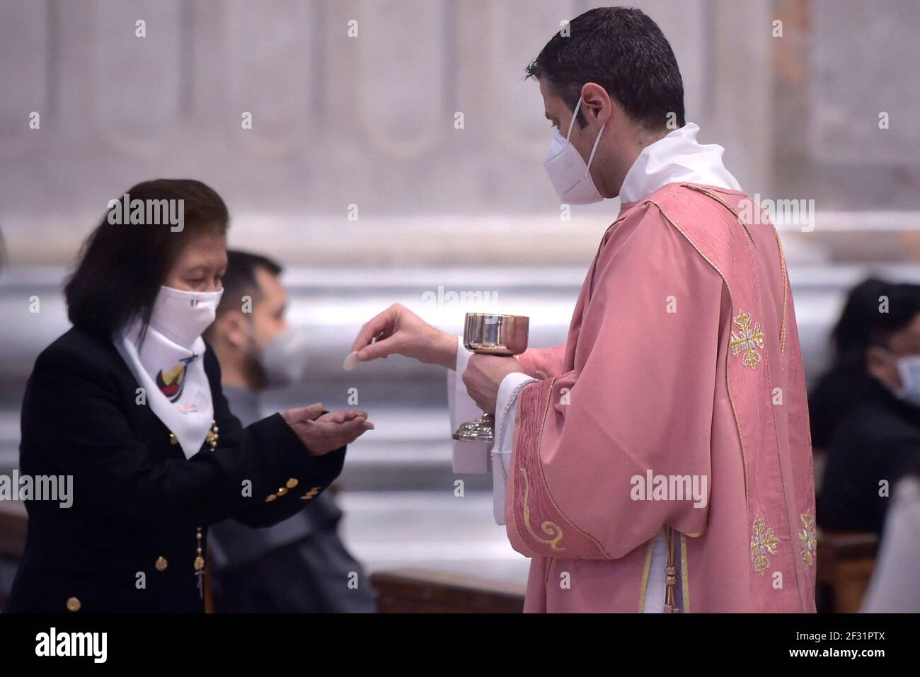 Philippines communion hi-res stock photography and images - Alamy