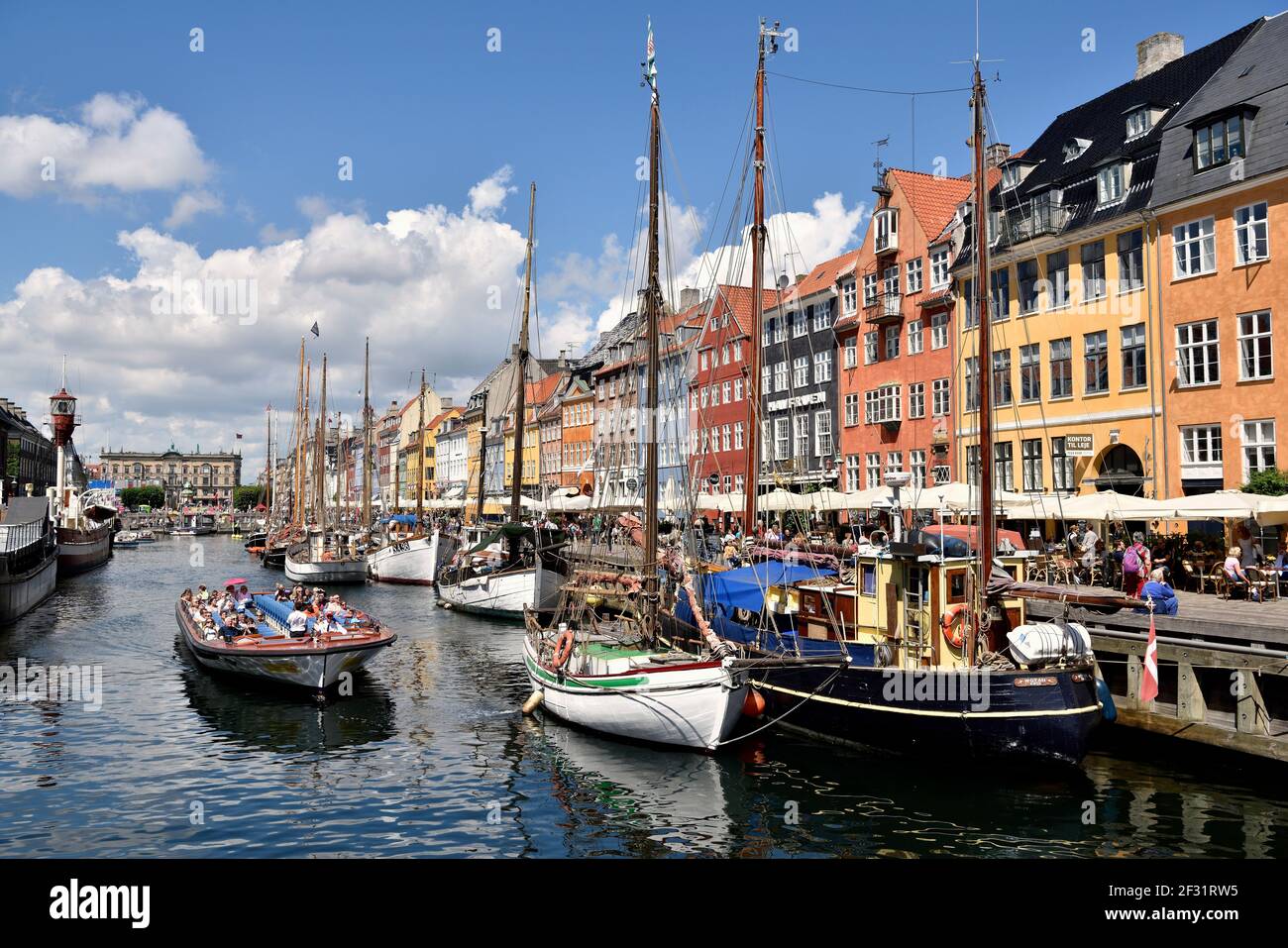 Multi colored facades hi-res stock photography and images - Alamy