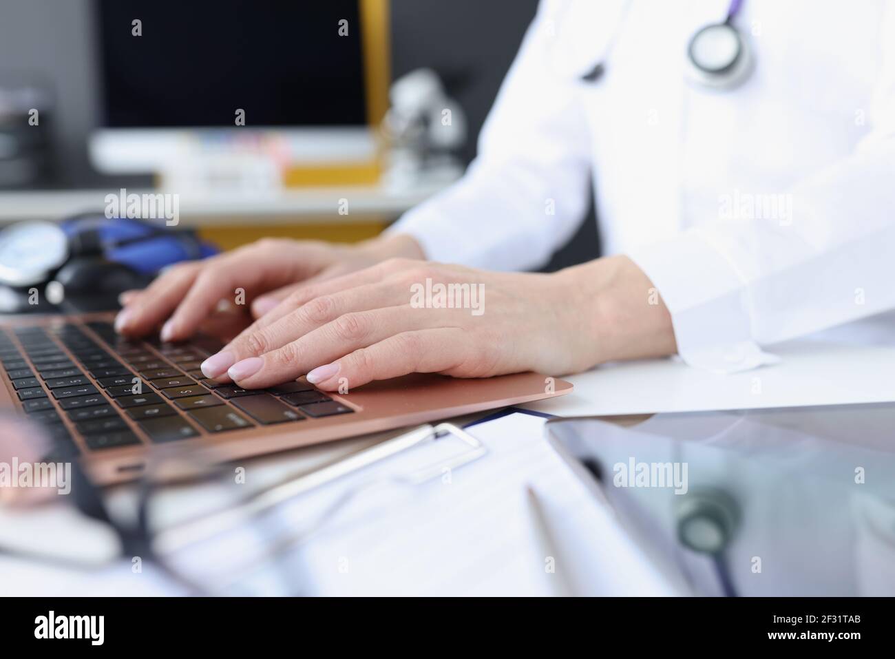 Remote medic hi-res stock photography and images - Alamy