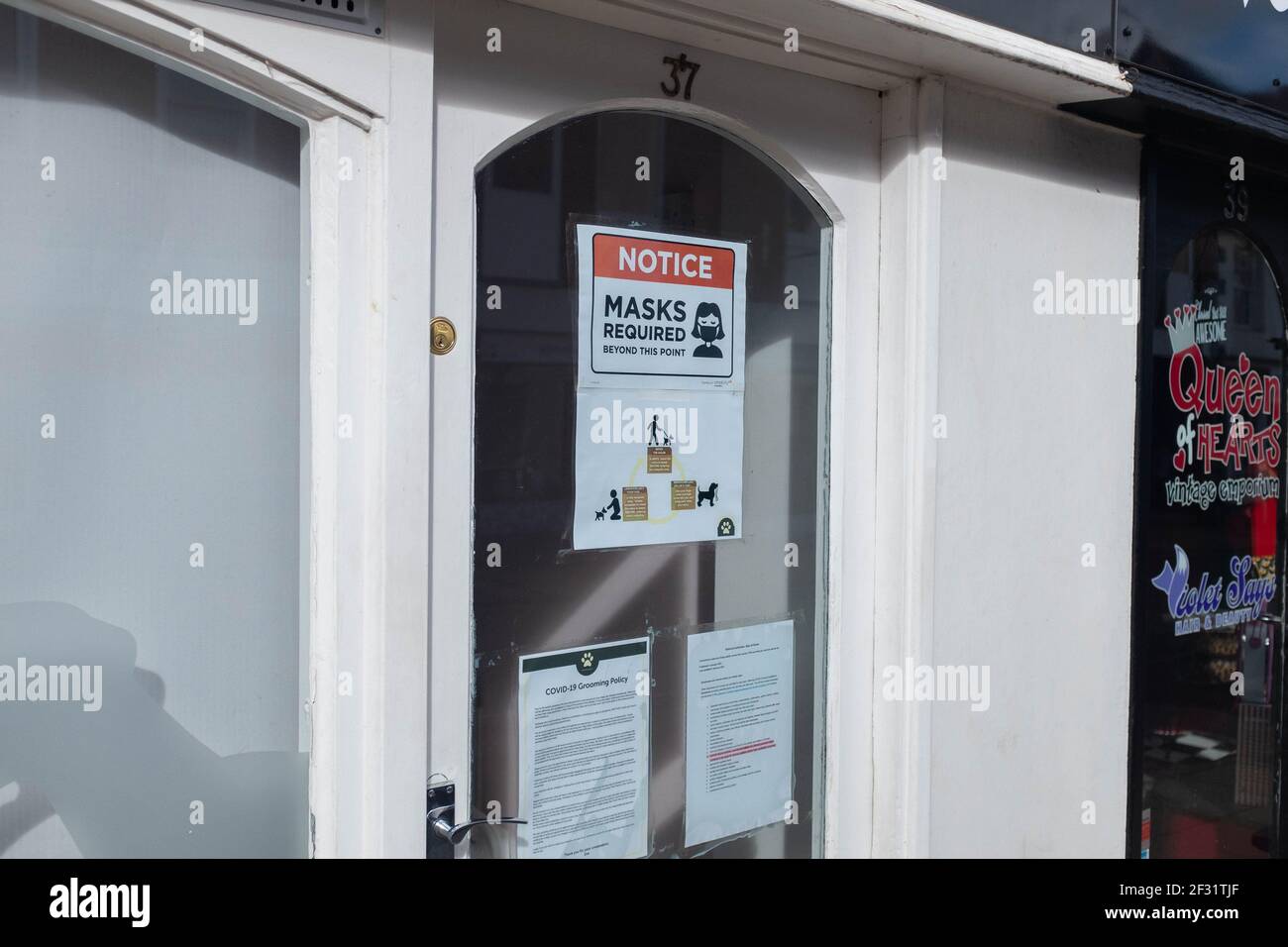 Masks sign hi-res stock photography and images - Alamy