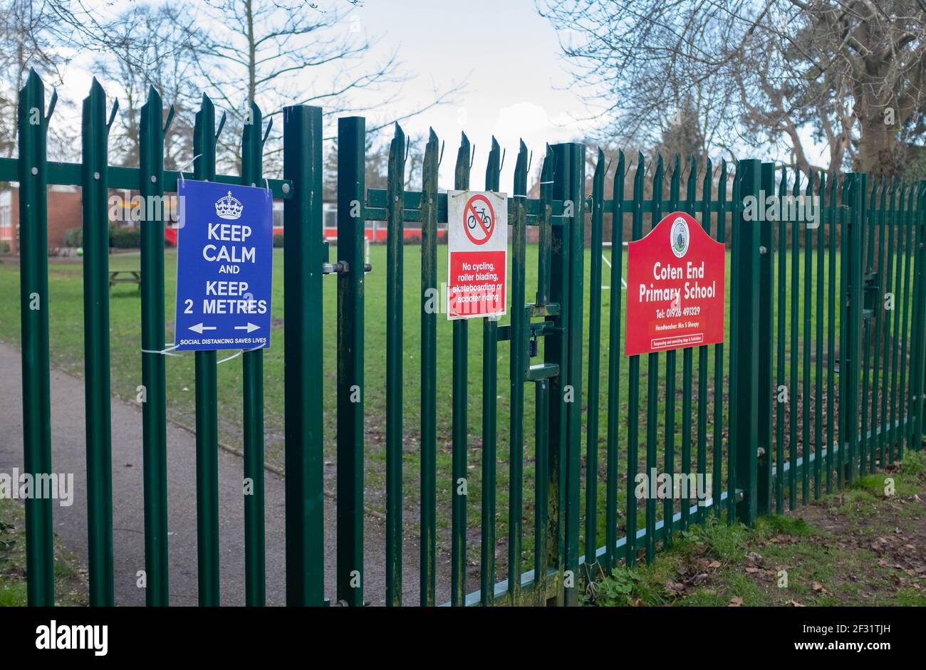 School gates uk hi-res stock photography and images - Alamy