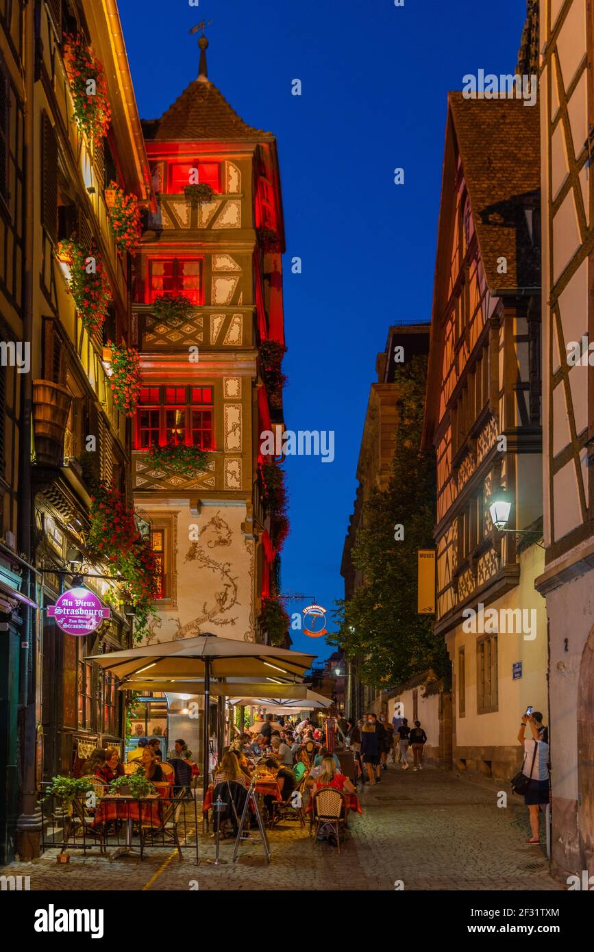 Nightlife in strasbourg hi-res stock photography and images - Alamy