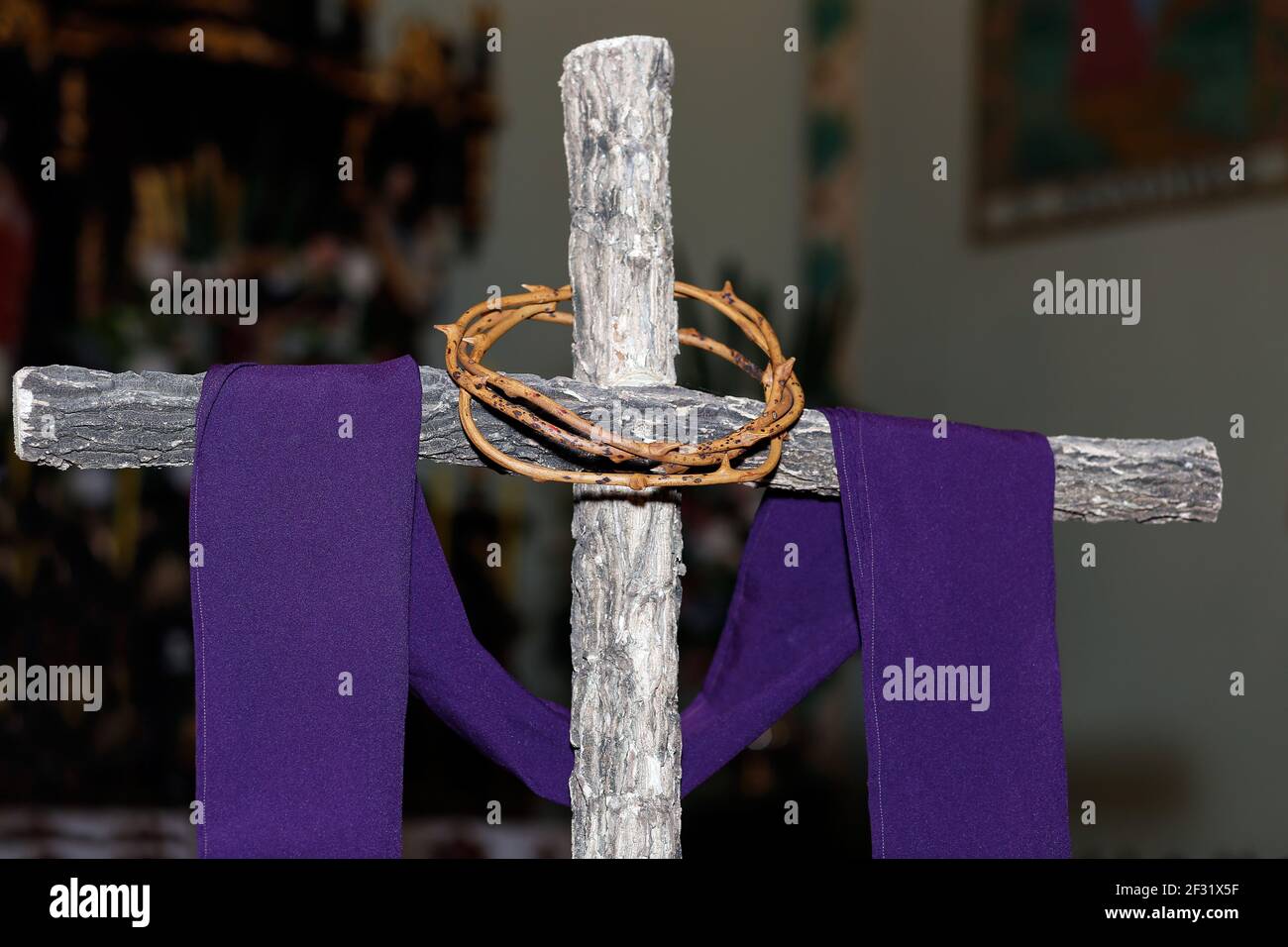 Lent catholic cross hi-res stock photography and images - Alamy