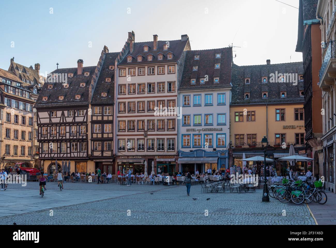 Cathedrale square hi-res stock photography and images - Alamy