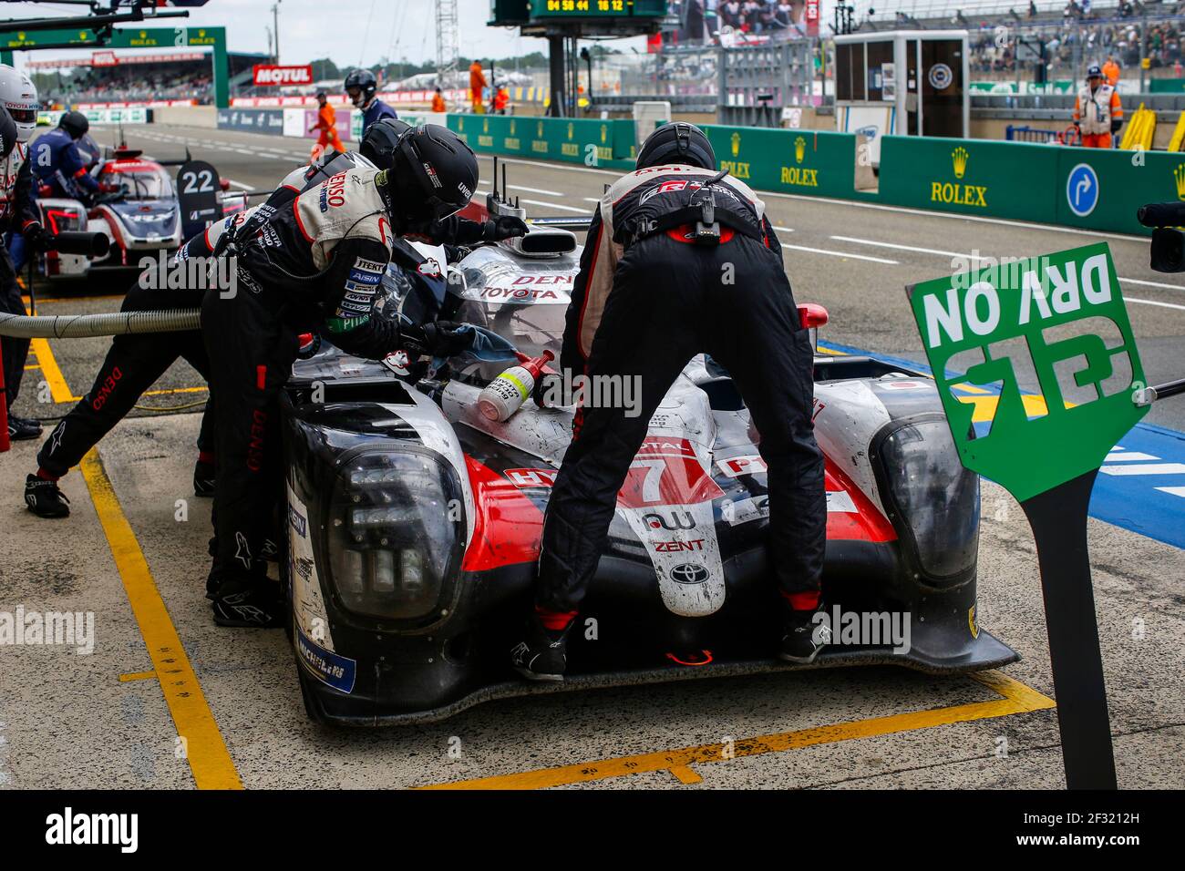 Toyota pit mans hi-res stock photography and images - Alamy
