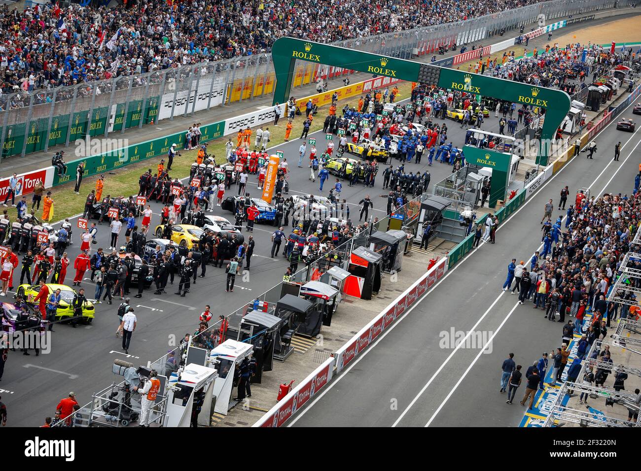 Starting grid during the 2019 Le Mans 24 hours race, from June 15 to 16 ...