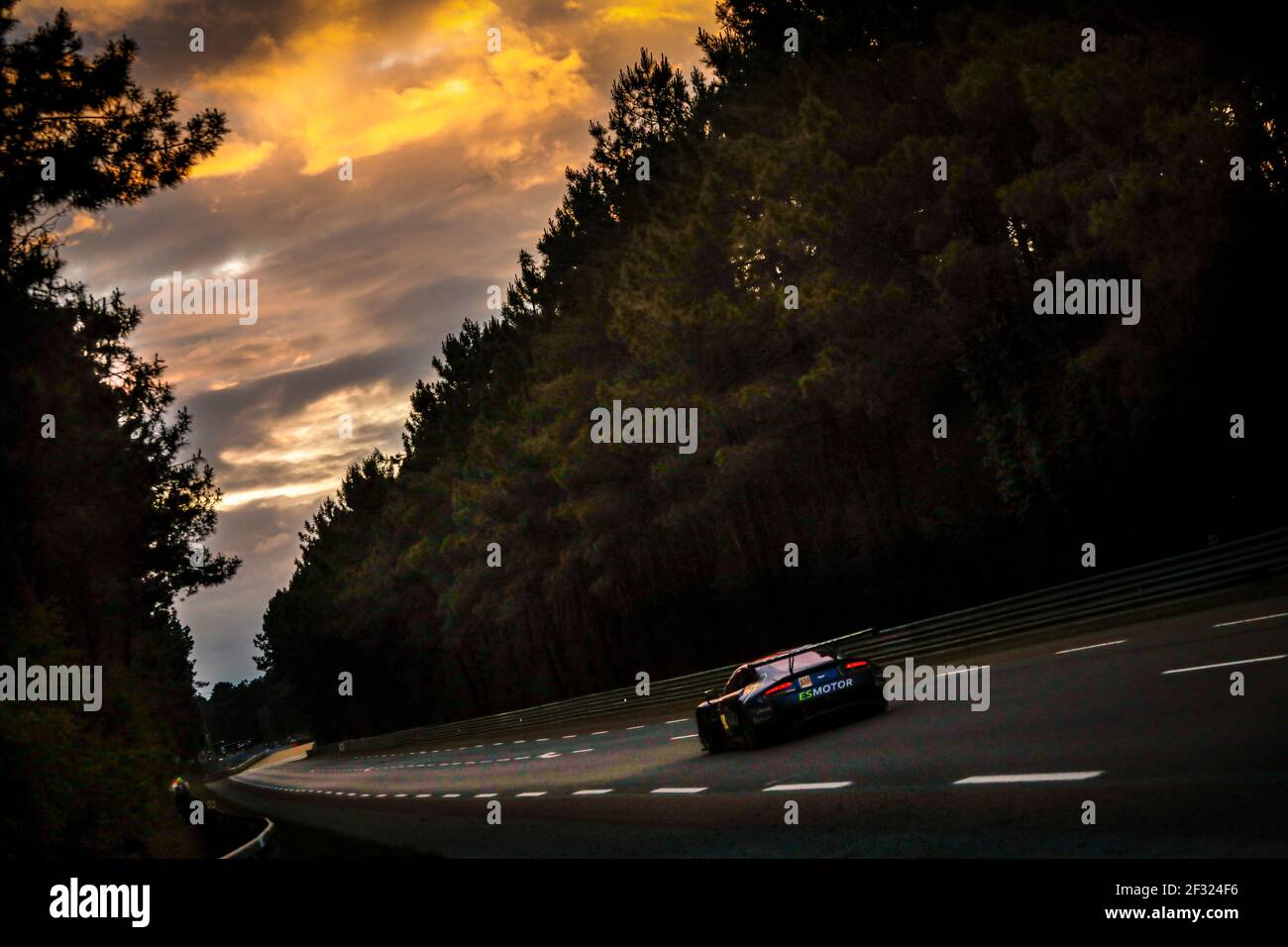 Course 24 heures du mans auto hi-res stock photography and images - Alamy