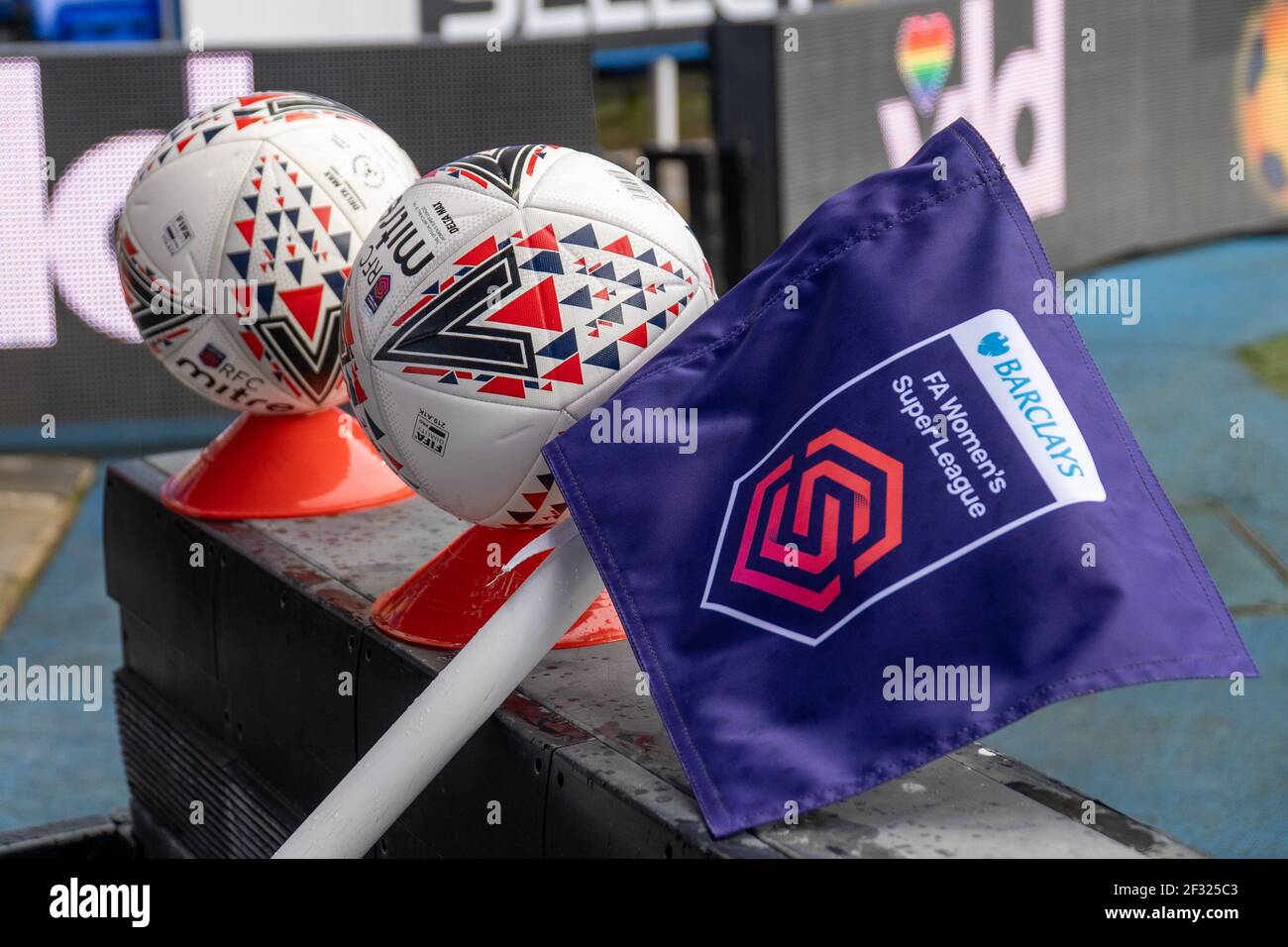 Madejski stadium corner hi-res stock photography and images - Alamy