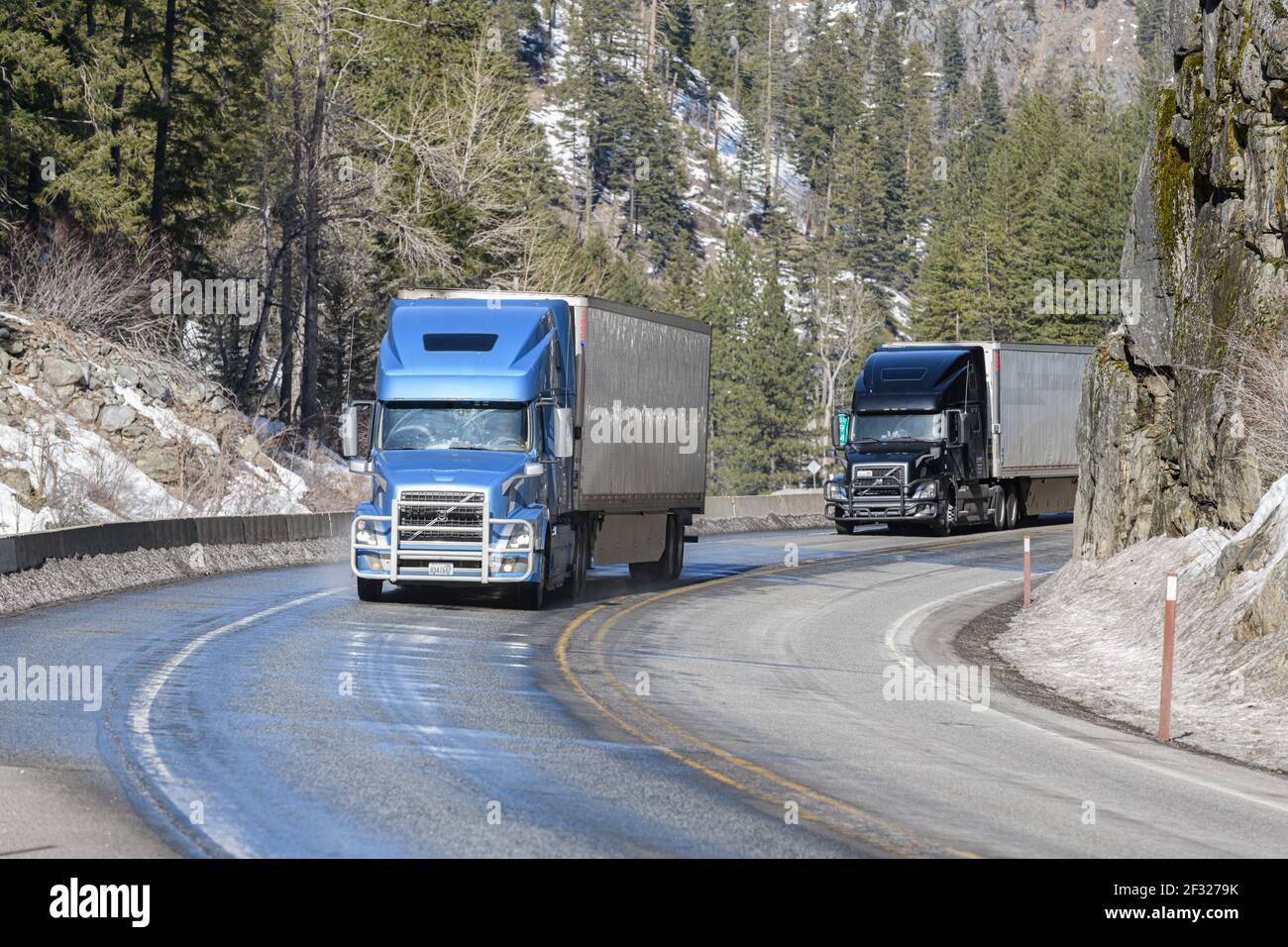 18 wheeler trucks hi-res stock photography and images - Alamy