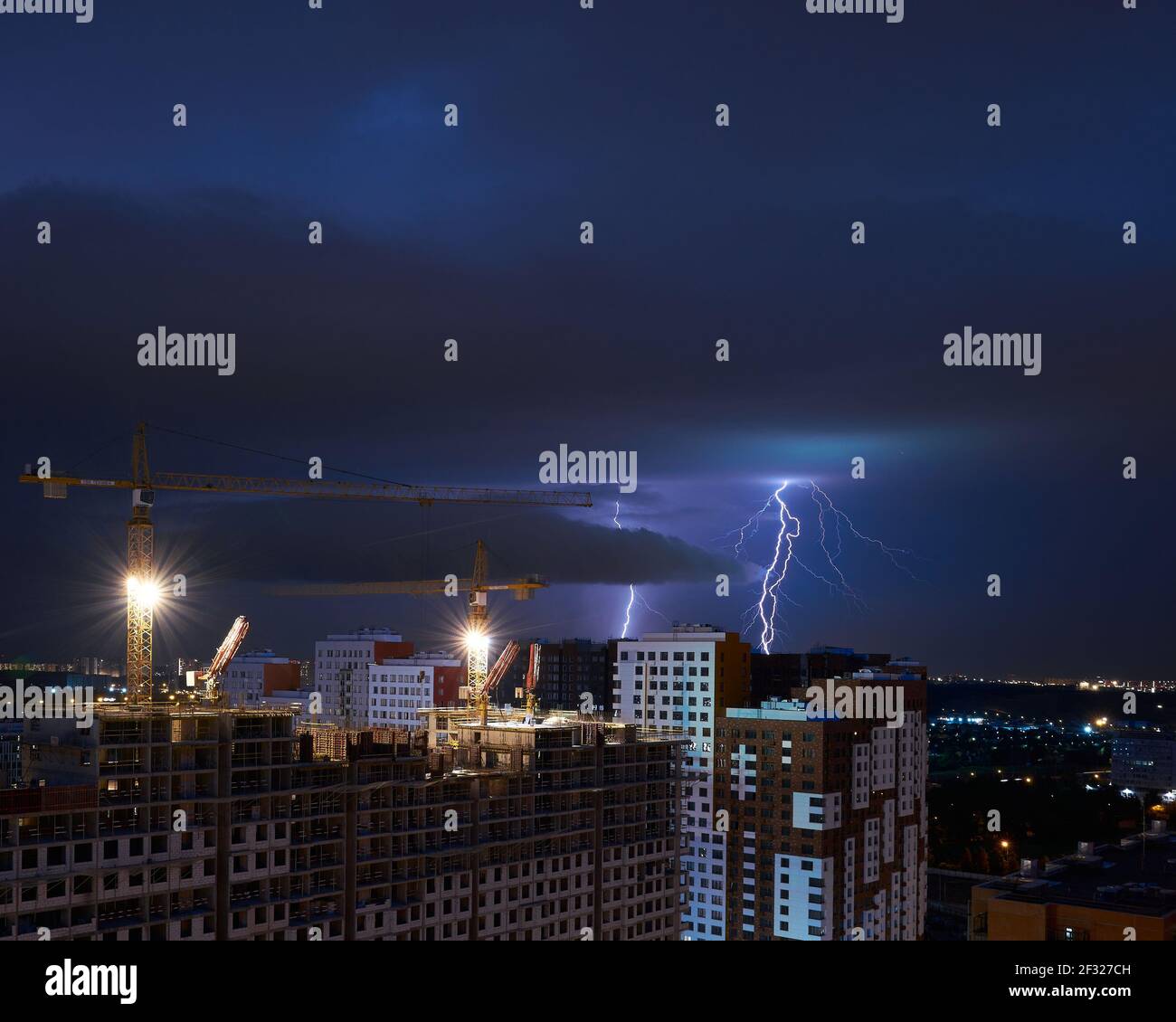 The perfect storm hi-res stock photography and images - Alamy