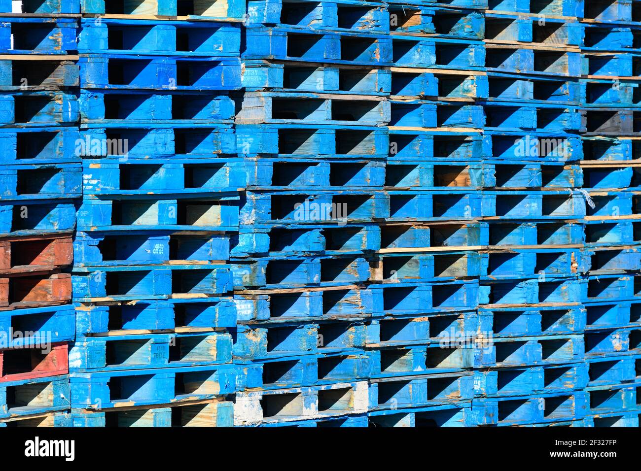 Chep blue hi-res stock photography and images - Alamy