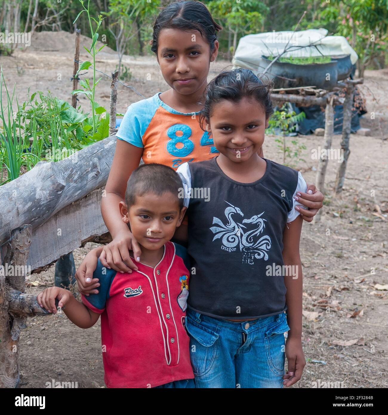 Indian rural children playing farm hi-res stock photography and images ...