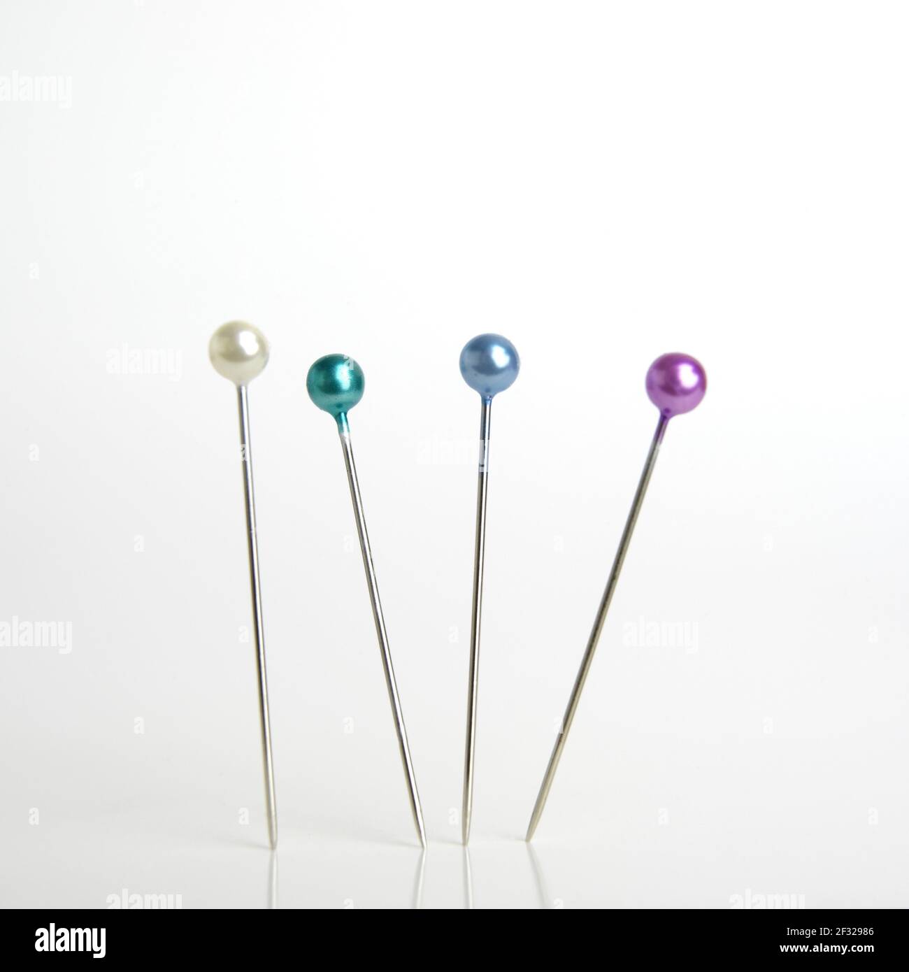 Pile of pins colors hi-res stock photography and images - Alamy