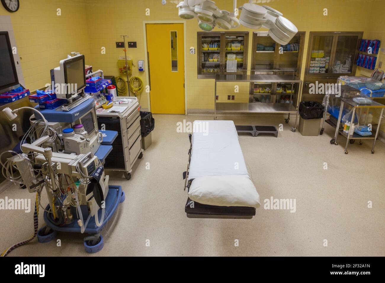operating room, Montreal Neurological Institute(Neuro), Montreal Quebec ...