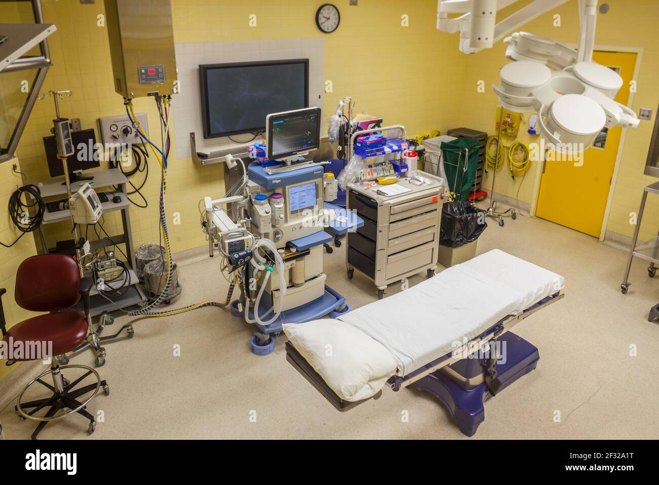 operating room, Montreal Neurological Institute(Neuro), Montreal Quebec ...