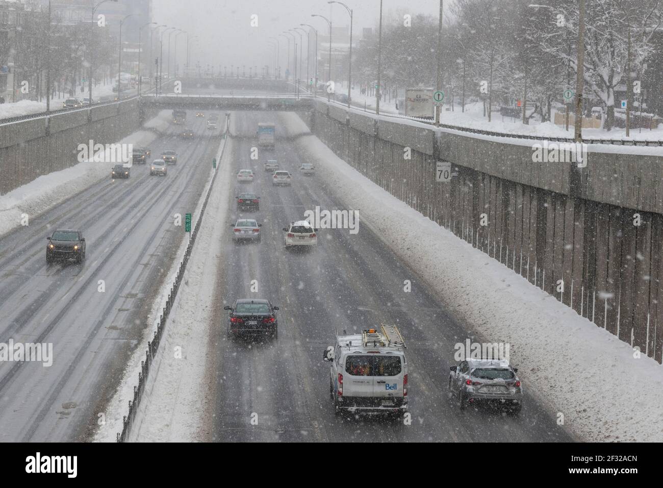 traffic on highway 15, Decarie Expressway, after snowstorm, March 2017 ...