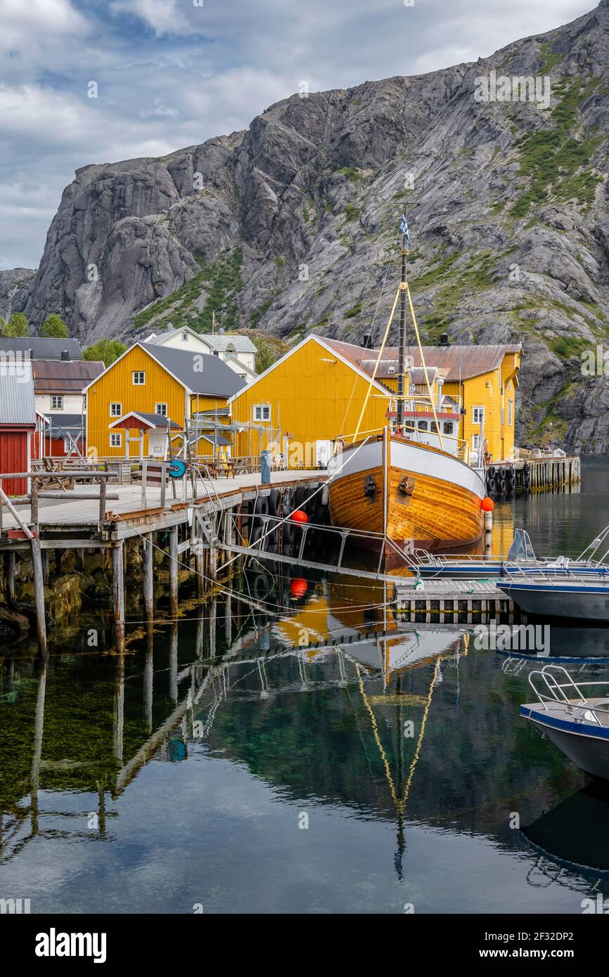 Harbour with fishing boat, Rorbu cabins, historic fishing village ...