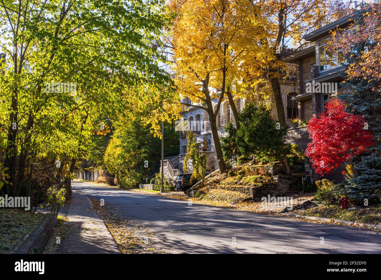 Westmount hi-res stock photography and images - Alamy