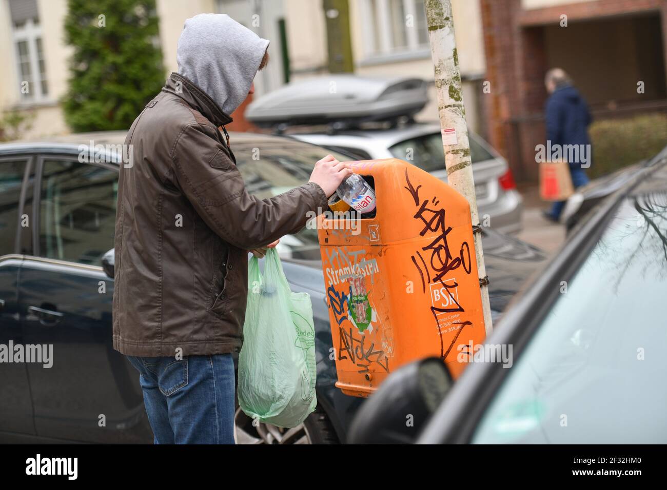 Deposit bottle collector hi-res stock photography and images - Alamy