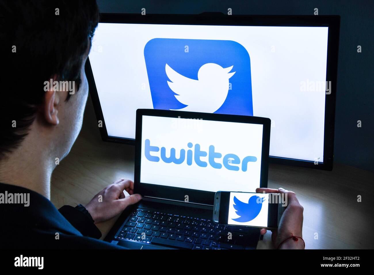 Twitter brand hi-res stock photography and images - Alamy