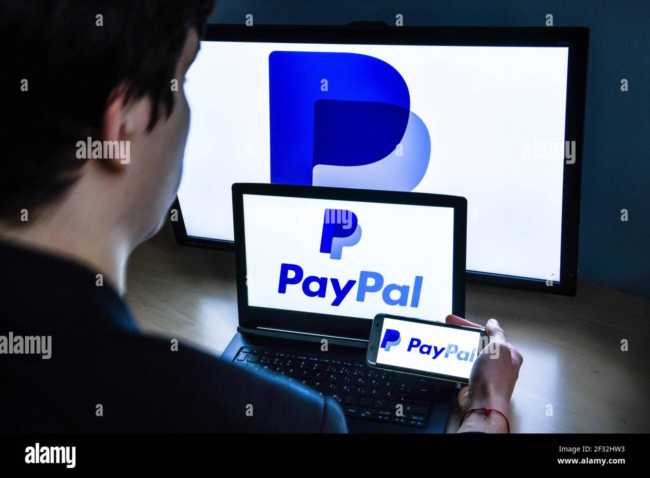 Paypal logo logo hi-res stock photography and images - Alamy