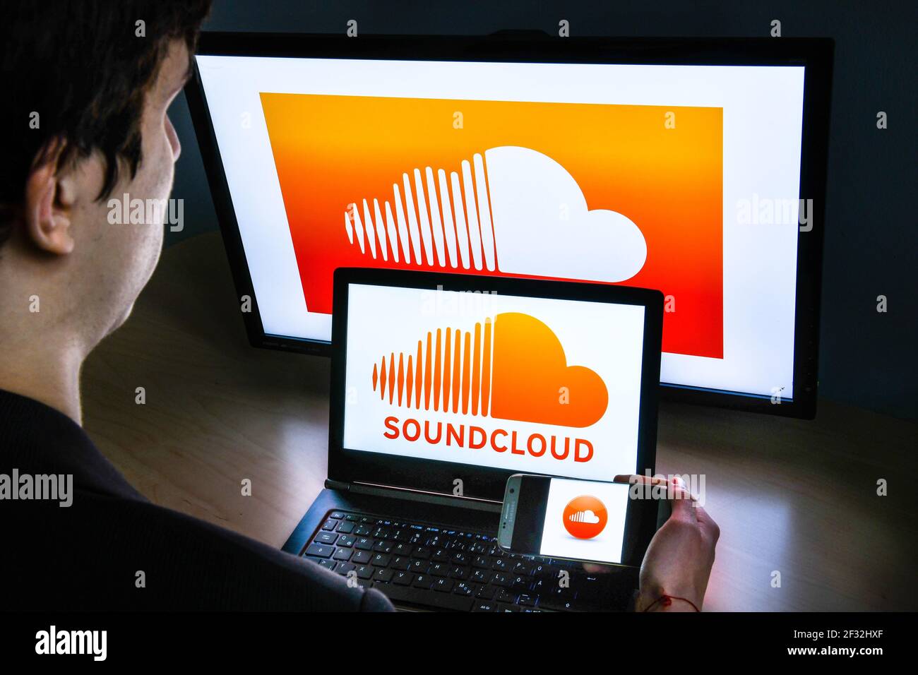 Soundcloud music hi-res stock photography and images - Alamy