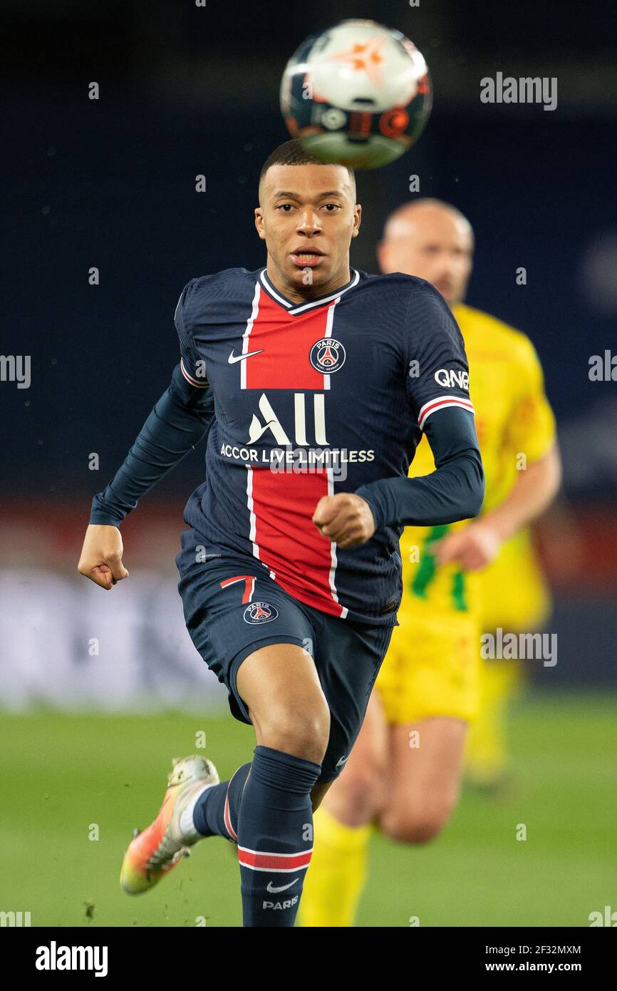 Kylian MBappe of PSG in action during the Ligue 1 match between Paris ...